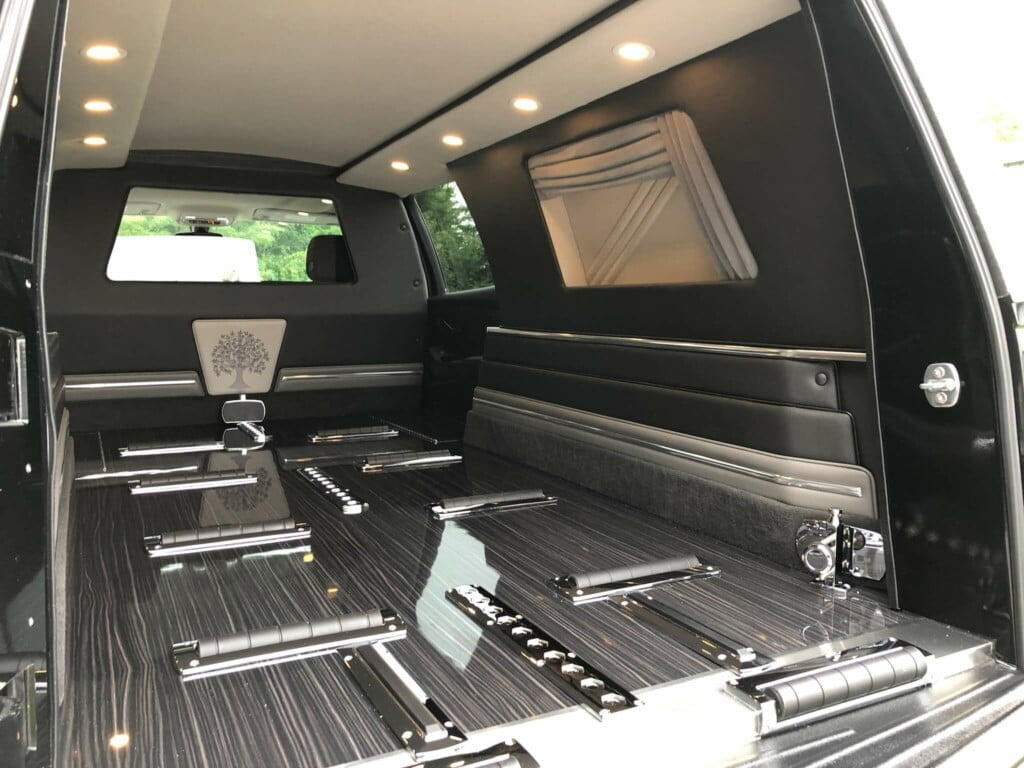 CT Coach Chevy Traverse - Jones Coach Sales